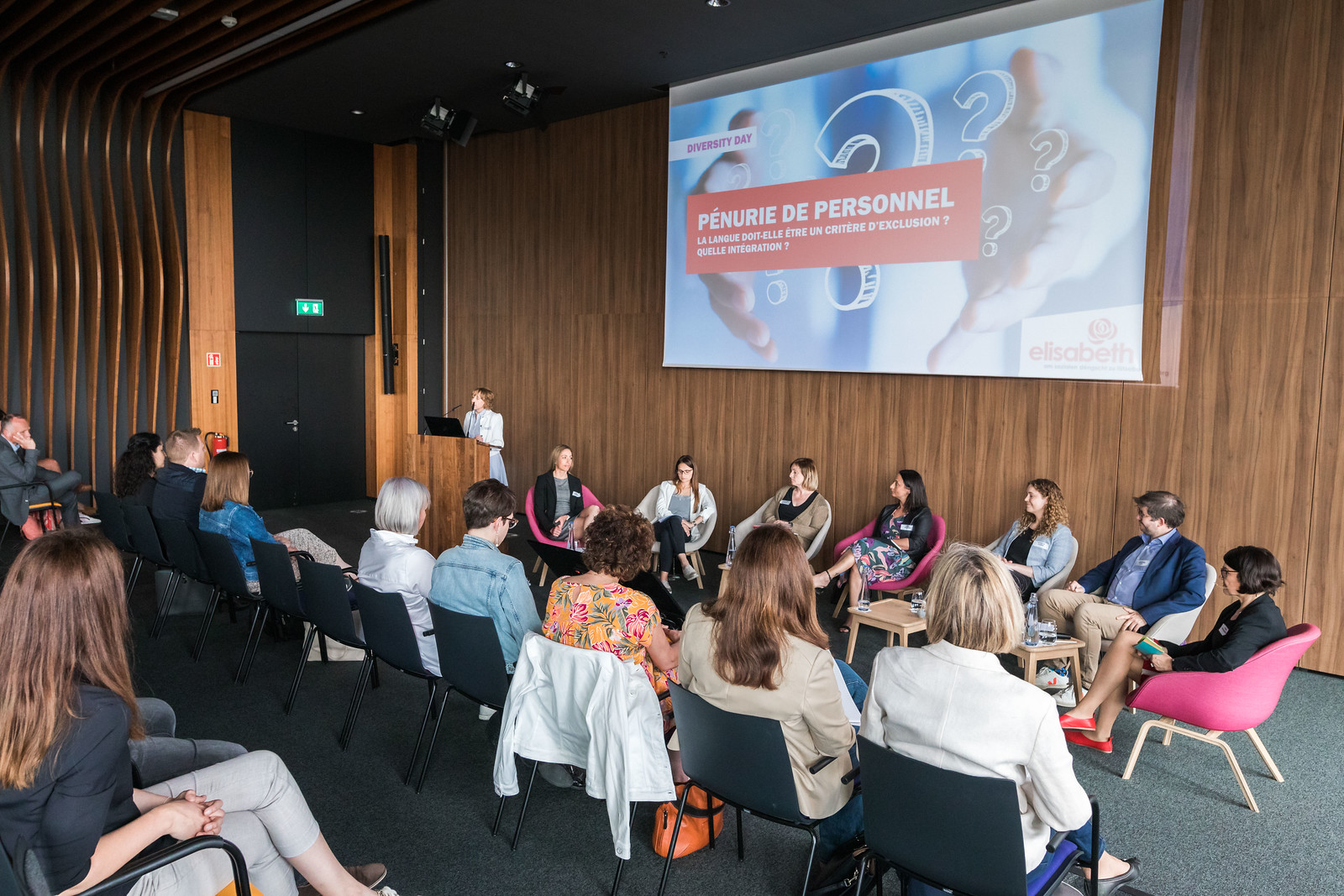 Table ronde organisée par elisabeth : retrouvez la vidéo complète et ...